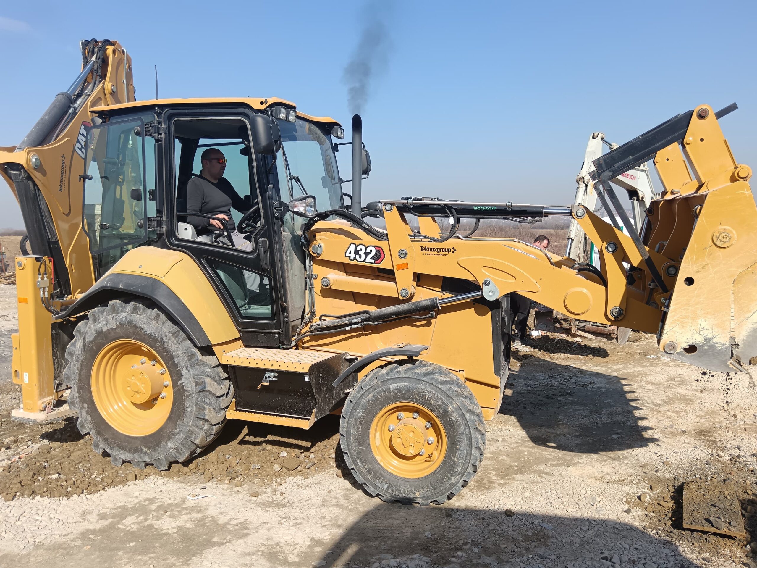 Excavation and removal, backhoe loader rental | Ecosort